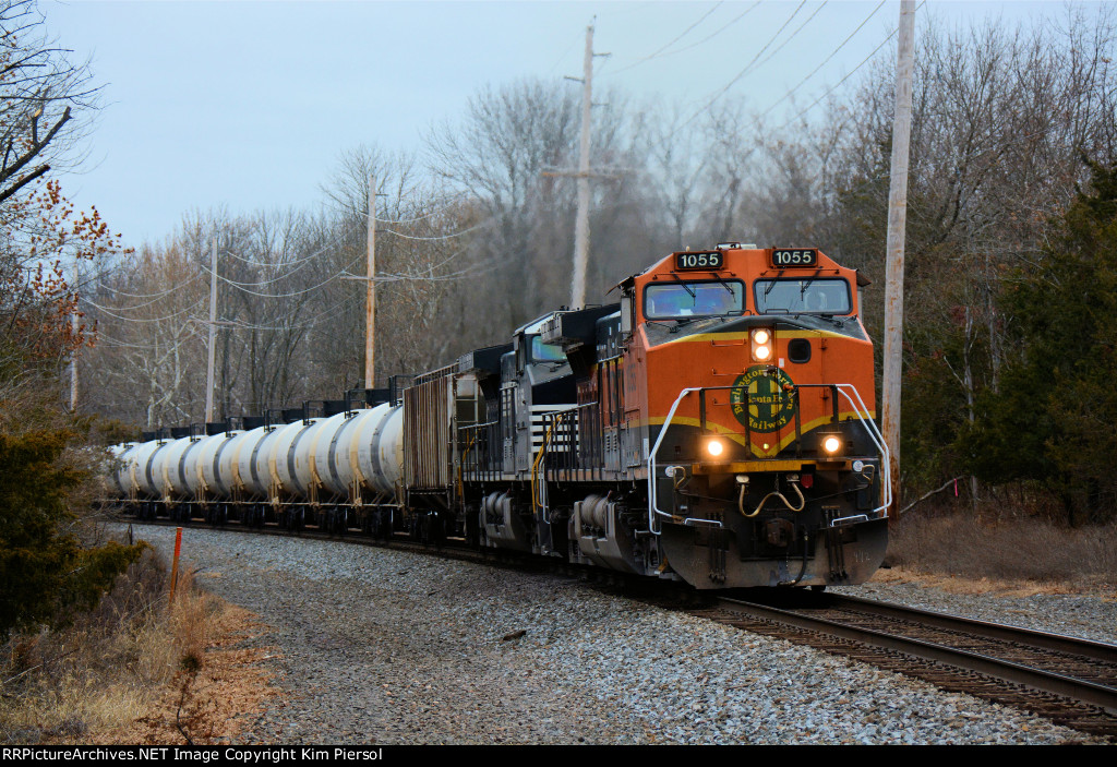BNSF 1055 CSX Train K038 Crude Oil Loads